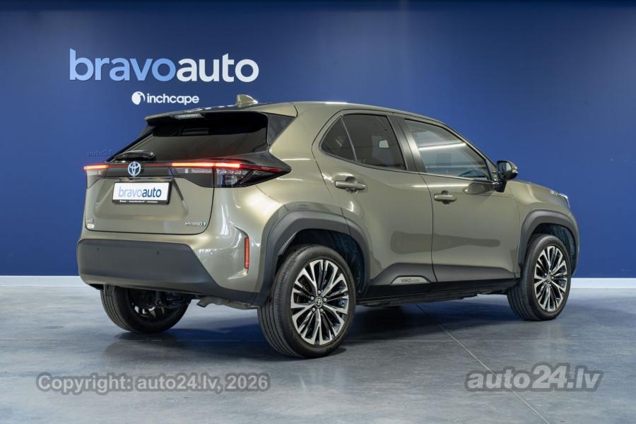 Smilšu krāsa Toyota Yaris Cross 2023 Tallina, ar dzinēja tilpumu 1.49 L un nobraukumu 48 tūkst. km par 23900 €, foto 3 vietnē AUTOMOTO.COM.LV