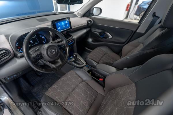 Бежевый Тойота Yaris Cross 2023 в Таллин, объемом двигателя 1.49 л и пробегом 48 тыс. км за 23900 €, фото 7 на AUTOMOTO.COM.LV