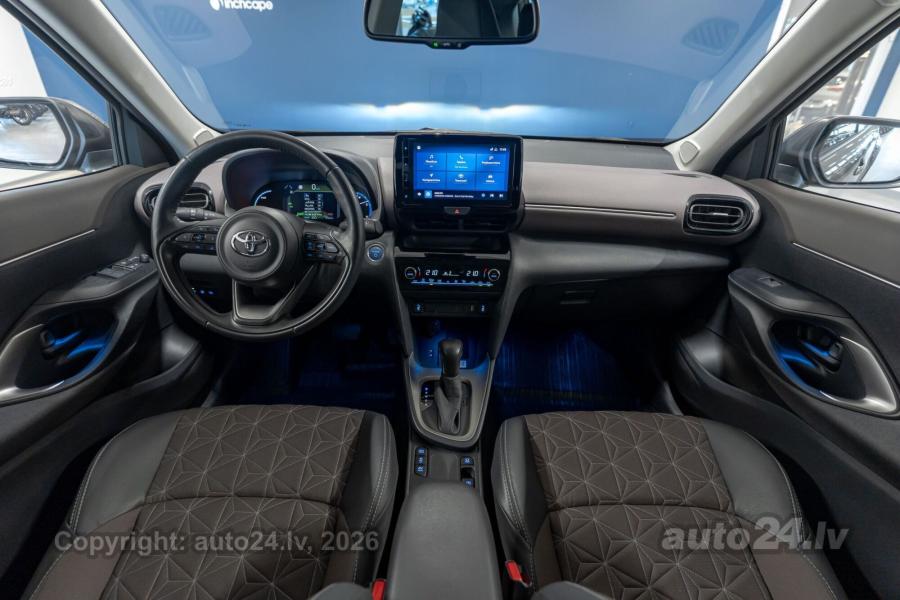 Smilšu krāsa Toyota Yaris Cross 2023 Tallina, ar dzinēja tilpumu 1.49 L un nobraukumu 48 tūkst. km par 23900 €, foto 8 vietnē AUTOMOTO.COM.LV