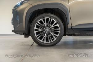 Smilšu krāsa Toyota Yaris Cross 2023 Tallina, ar dzinēja tilpumu 1.49 L un nobraukumu 48 tūkst. km par 23900 €, foto 19 vietnē AUTOMOTO.COM.LV