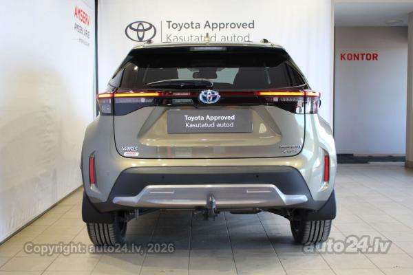 Бежевый Тойота Yaris Cross 2024 в Таллин, объемом двигателя 1.50 л и пробегом 28 тыс. км за 26490 €, фото 4 на AUTOMOTO.COM.LV