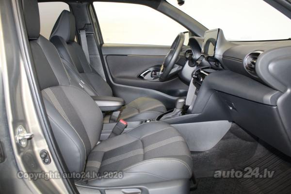 Бежевый Тойота Yaris Cross 2024 в Таллин, объемом двигателя 1.50 л и пробегом 28 тыс. км за 26490 €, фото 6 на AUTOMOTO.COM.LV