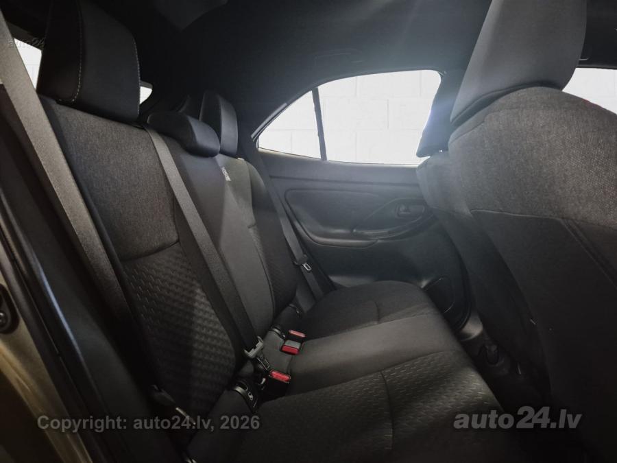 Beige Toyota Yaris Cross 2025 in Tallinn, with an engine capacity of 1.50 L and mileage of 31 thousand km for 24990 €, photo 8 on AUTOMOTO.COM.LV