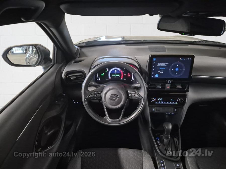 Beige Toyota Yaris Cross 2025 in Tallinn, with an engine capacity of 1.50 L and mileage of 31 thousand km for 24990 €, photo 10 on AUTOMOTO.COM.LV