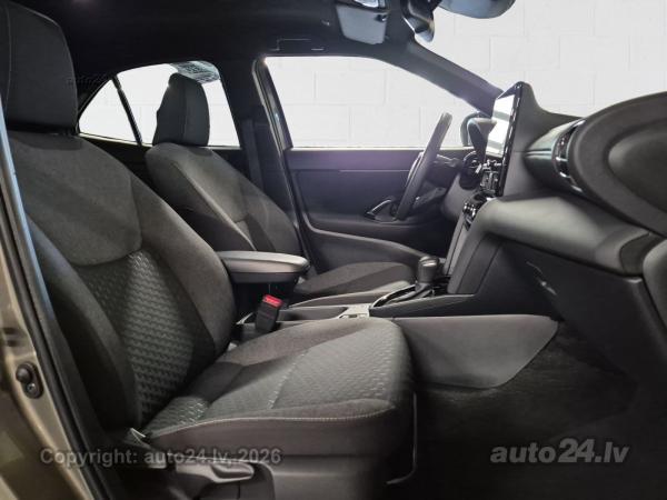 Бежевый Тойота Yaris Cross 2025 в Таллин, объемом двигателя 1.50 л и пробегом 34 тыс. км за 24990 €, фото 6 на AUTOMOTO.COM.LV