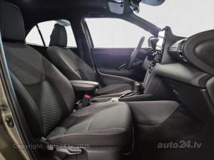 Бежевый Тойота Yaris Cross 2025 в Таллин, объемом двигателя 1.50 л и пробегом 34 тыс. км за 24990 €, фото 7 на AUTOMOTO.COM.LV