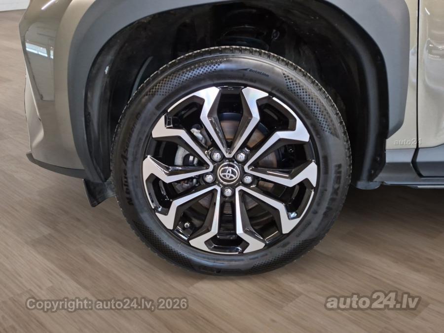 Бежевый Тойота Yaris Cross 2025 в Таллин, объемом двигателя 1.50 л и пробегом 34 тыс. км за 24990 €, фото 16 на AUTOMOTO.COM.LV