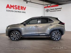 Smilšu krāsa Toyota Yaris Cross 2025 Tallina, ar dzinēja tilpumu 1.50 L un nobraukumu 28 tūkst. km par 24490 €, foto 4 vietnē AUTOMOTO.COM.LV
