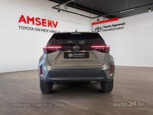 Smilšu krāsa Toyota Yaris Cross 2025 Tallina, ar dzinēja tilpumu 1.50 L un nobraukumu 28 tūkst. km par 24490 €, foto 5 vietnē AUTOMOTO.COM.LV