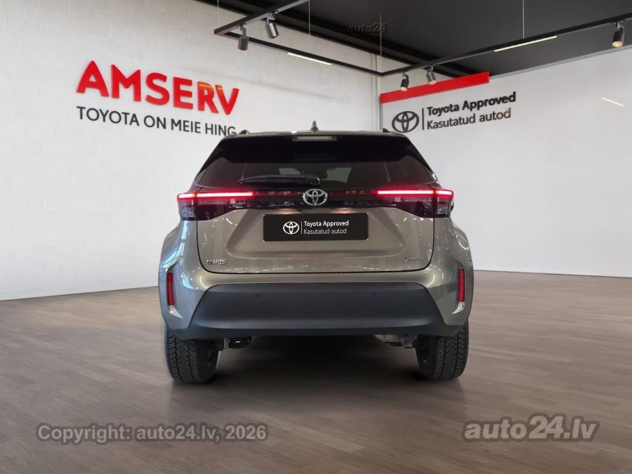 Smilšu krāsa Toyota Yaris Cross 2025 Tallina, ar dzinēja tilpumu 1.50 L un nobraukumu 28 tūkst. km par 24490 €, foto 5 vietnē AUTOMOTO.COM.LV