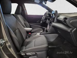 Smilšu krāsa Toyota Yaris Cross 2025 Tallina, ar dzinēja tilpumu 1.50 L un nobraukumu 28 tūkst. km par 24490 €, foto 7 vietnē AUTOMOTO.COM.LV