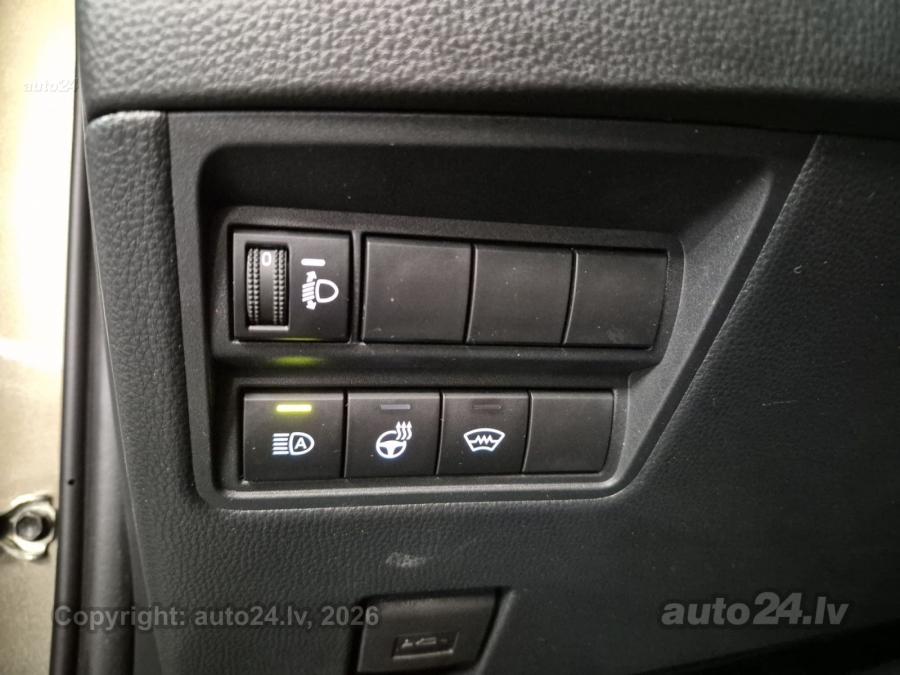 Smilšu krāsa Toyota Yaris Cross 2025 Tallina, ar dzinēja tilpumu 1.50 L un nobraukumu 28 tūkst. km par 24490 €, foto 17 vietnē AUTOMOTO.COM.LV