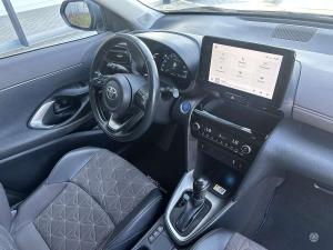 Черный Тойота Yaris Cross 2021 в Вильнюс, объемом двигателя 1.49 л и пробегом 93 тыс. км за 22500 €, фото 34 на AUTOMOTO.COM.LV