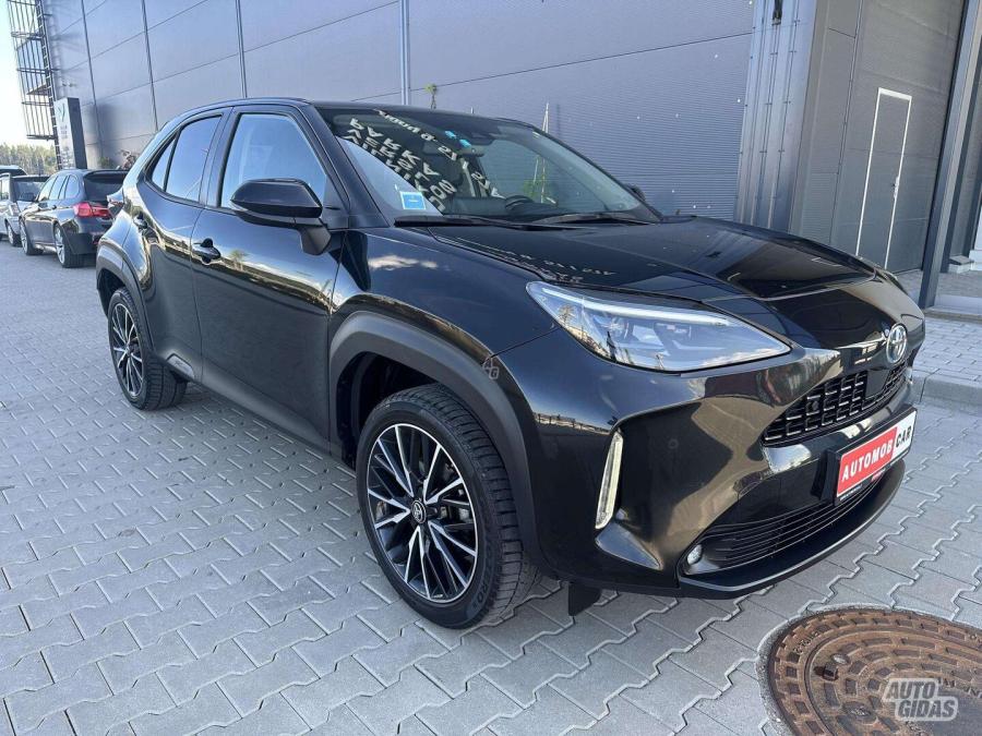 Black Toyota Yaris Cross 2021 in Vilnius, with an engine capacity of 1.50 L and mileage of 93 thousand km for 22500 €, photo 17 on AUTOMOTO.COM.LV