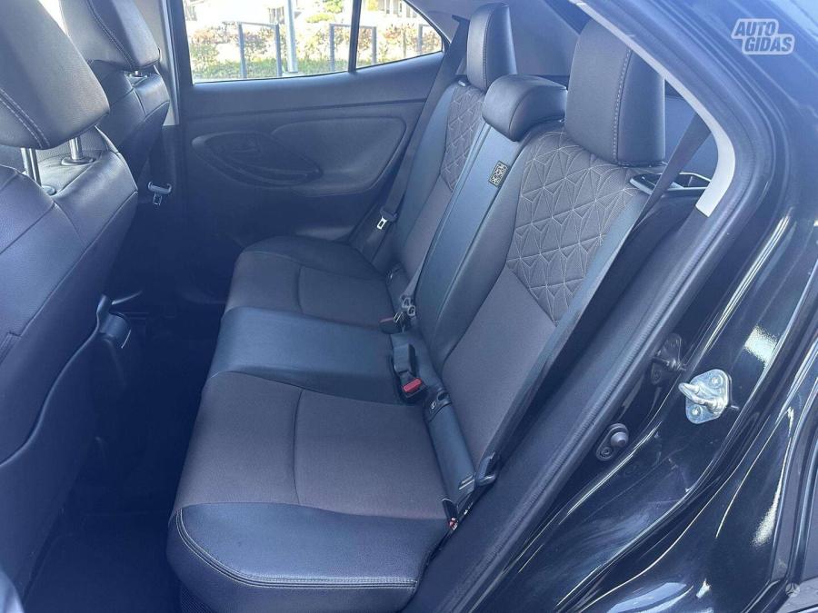 Black Toyota Yaris Cross 2021 in Vilnius, with an engine capacity of 1.50 L and mileage of 93 thousand km for 22500 €, photo 26 on AUTOMOTO.COM.LV