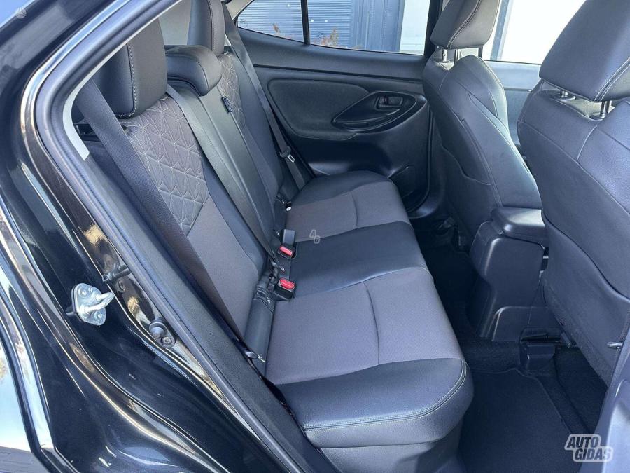 Black Toyota Yaris Cross 2021 in Vilnius, with an engine capacity of 1.50 L and mileage of 93 thousand km for 22500 €, photo 28 on AUTOMOTO.COM.LV