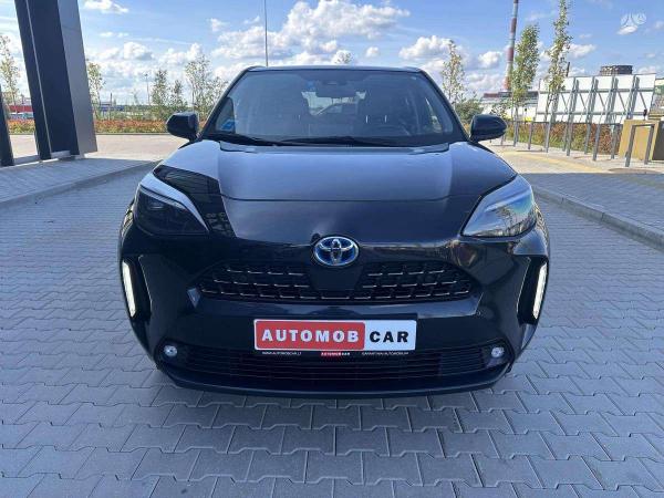 Черный Тойота Yaris Cross 2021 в Вильнюс, объемом двигателя 1.49 л и пробегом 93 тыс. км за 22500 €, фото 1 на AUTOMOTO.COM.LV