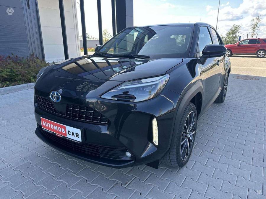 Черный Тойота Yaris Cross 2021 в Вильнюс, объемом двигателя 1.49 л и пробегом 93 тыс. км за 22500 €, фото 3 на AUTOMOTO.COM.LV