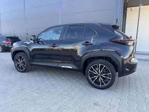 Черный Тойота Yaris Cross 2021 в Вильнюс, объемом двигателя 1.49 л и пробегом 93 тыс. км за 22500 €, фото 7 на AUTOMOTO.COM.LV