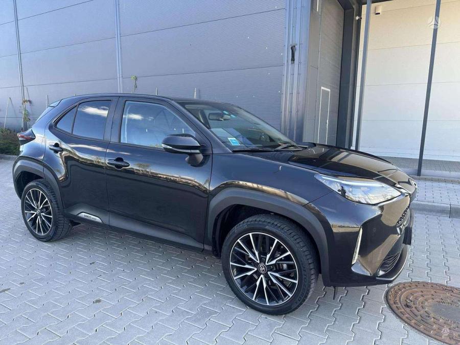 Черный Тойота Yaris Cross 2021 в Вильнюс, объемом двигателя 1.49 л и пробегом 93 тыс. км за 22500 €, фото 16 на AUTOMOTO.COM.LV