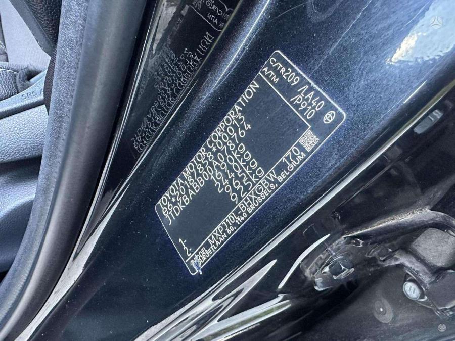 Черный Тойота Yaris Cross 2021 в Вильнюс, объемом двигателя 1.49 л и пробегом 93 тыс. км за 22500 €, фото 20 на AUTOMOTO.COM.LV