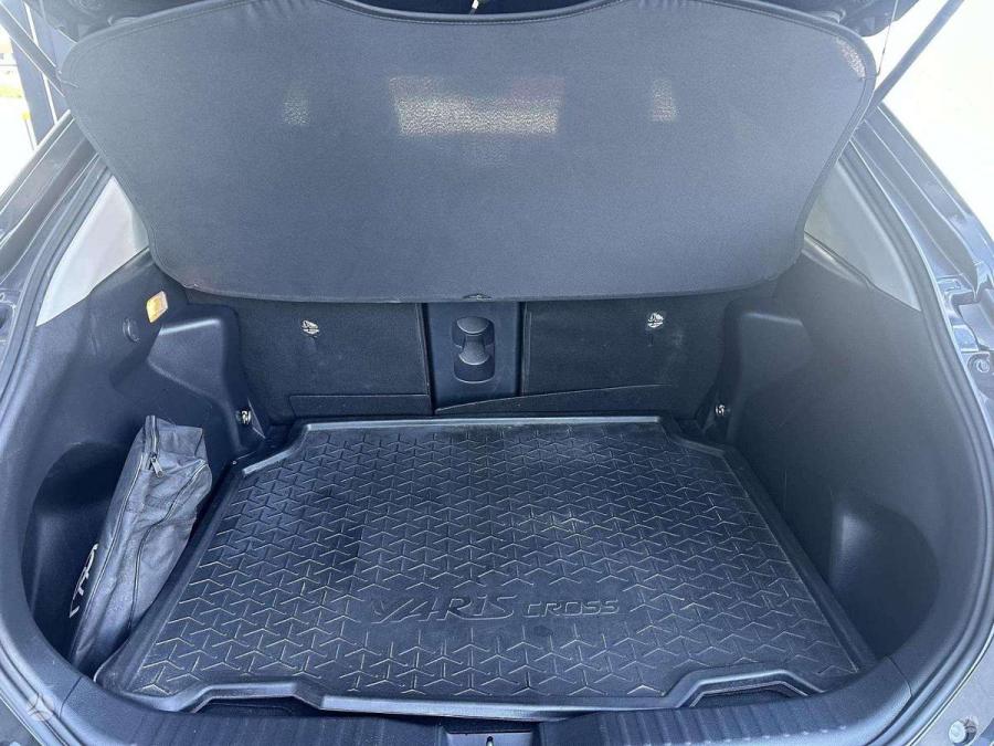 Черный Тойота Yaris Cross 2021 в Вильнюс, объемом двигателя 1.49 л и пробегом 93 тыс. км за 22500 €, фото 22 на AUTOMOTO.COM.LV