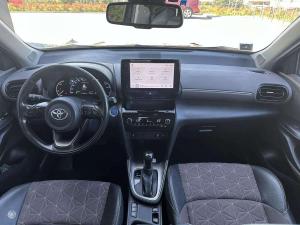 Черный Тойота Yaris Cross 2021 в Вильнюс, объемом двигателя 1.49 л и пробегом 93 тыс. км за 22500 €, фото 30 на AUTOMOTO.COM.LV