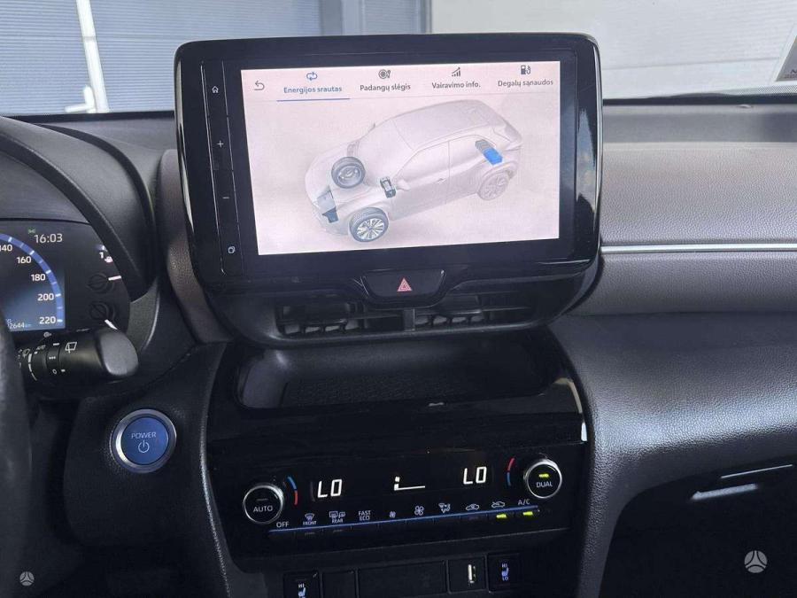 Черный Тойота Yaris Cross 2021 в Вильнюс, объемом двигателя 1.49 л и пробегом 93 тыс. км за 22500 €, фото 38 на AUTOMOTO.COM.LV