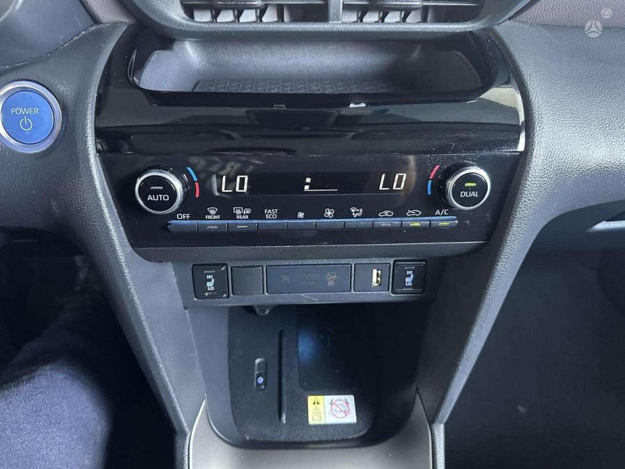 Черный Тойота Yaris Cross 2021 в Вильнюс, объемом двигателя 1.49 л и пробегом 93 тыс. км за 22500 €, фото 39 на AUTOMOTO.COM.LV
