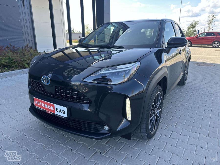 Черный Тойота Yaris Cross 2021 в Вильнюс, объемом двигателя 1.50 л и пробегом 93 тыс. км за 22500 €, фото 3 на AUTOMOTO.COM.LV