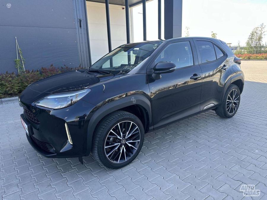 Черный Тойота Yaris Cross 2021 в Вильнюс, объемом двигателя 1.50 л и пробегом 93 тыс. км за 22500 €, фото 5 на AUTOMOTO.COM.LV