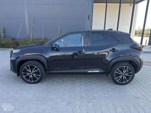Черный Тойота Yaris Cross 2021 в Вильнюс, объемом двигателя 1.50 л и пробегом 93 тыс. км за 22500 €, фото 6 на AUTOMOTO.COM.LV