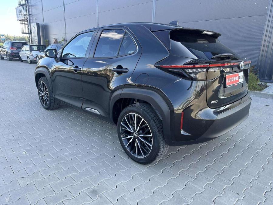 Черный Тойота Yaris Cross 2021 в Вильнюс, объемом двигателя 1.50 л и пробегом 93 тыс. км за 22500 €, фото 8 на AUTOMOTO.COM.LV