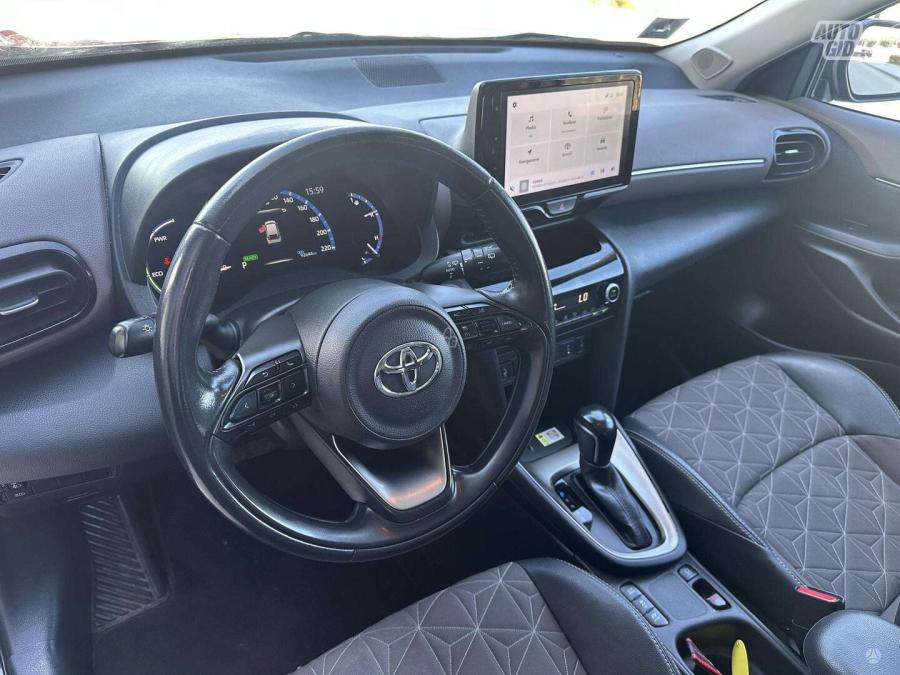 Черный Тойота Yaris Cross 2021 в Вильнюс, объемом двигателя 1.50 л и пробегом 93 тыс. км за 22500 €, фото 25 на AUTOMOTO.COM.LV