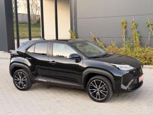 Black Toyota Yaris Cross 2021 in Vilnius, with an engine capacity of 1.49 L and mileage of 93 thousand km for 22500 €, photo 5 on AUTOMOTO.COM.LV