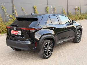 Black Toyota Yaris Cross 2021 in Vilnius, with an engine capacity of 1.49 L and mileage of 93 thousand km for 22500 €, photo 7 on AUTOMOTO.COM.LV