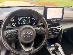 Black Toyota Yaris Cross 2021 in Vilnius, with an engine capacity of 1.49 L and mileage of 93 thousand km for 22500 €, photo 29 on AUTOMOTO.COM.LV