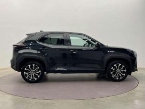 Melns Toyota Yaris Cross 2022 Panevēža, ar dzinēja tilpumu 1.49 L un nobraukumu 93 tūkst. km par 20990 €, foto 5 vietnē AUTOMOTO.COM.LV