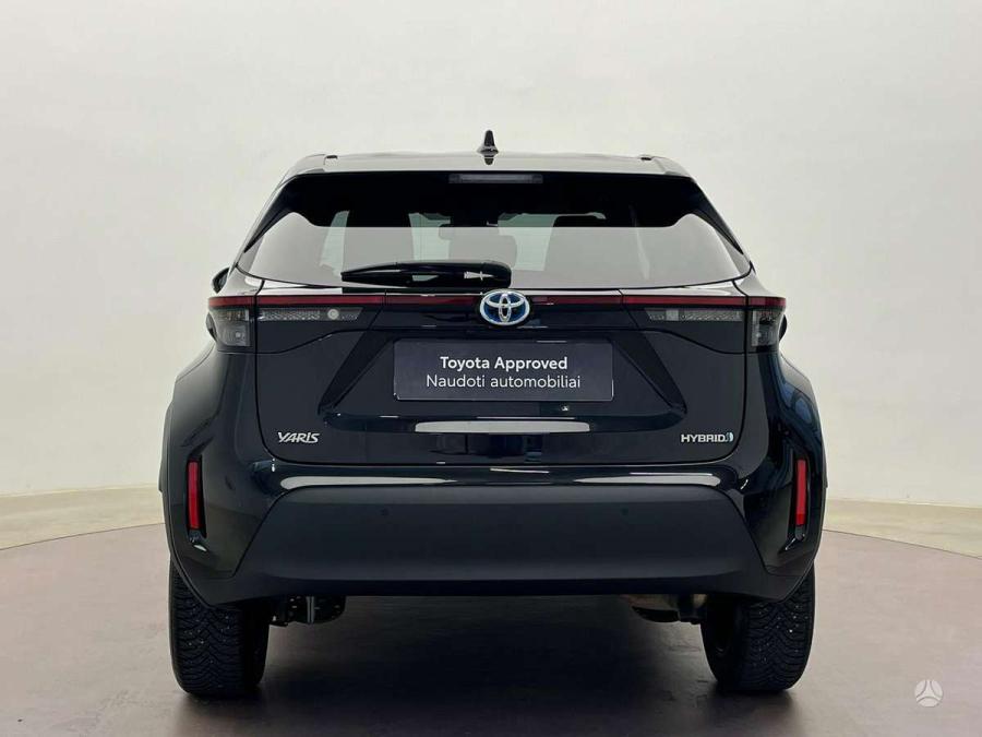 Melns Toyota Yaris Cross 2022 Panevēža, ar dzinēja tilpumu 1.49 L un nobraukumu 93 tūkst. km par 20990 €, foto 8 vietnē AUTOMOTO.COM.LV