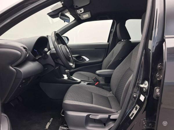 Melns Toyota Yaris Cross 2022 Panevēža, ar dzinēja tilpumu 1.49 L un nobraukumu 93 tūkst. km par 20990 €, foto 9 vietnē AUTOMOTO.COM.LV