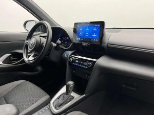 Melns Toyota Yaris Cross 2022 Panevēža, ar dzinēja tilpumu 1.49 L un nobraukumu 93 tūkst. km par 20990 €, foto 18 vietnē AUTOMOTO.COM.LV