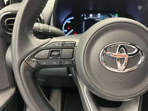 Melns Toyota Yaris Cross 2022 Panevēža, ar dzinēja tilpumu 1.49 L un nobraukumu 93 tūkst. km par 20990 €, foto 21 vietnē AUTOMOTO.COM.LV