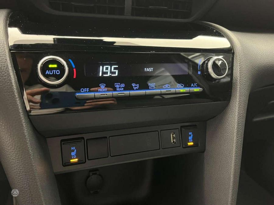 Melns Toyota Yaris Cross 2022 Panevēža, ar dzinēja tilpumu 1.49 L un nobraukumu 93 tūkst. km par 20990 €, foto 31 vietnē AUTOMOTO.COM.LV