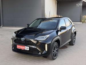 Черный Тойота Yaris Cross 2022 в Вильнюс, объемом двигателя 1.49 л и пробегом 93 тыс. км за 22500 €, фото  на AUTOMOTO.COM.LV