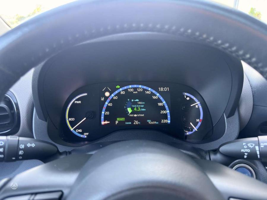 Черный Тойота Yaris Cross 2022 в Вильнюс, объемом двигателя 1.49 л и пробегом 93 тыс. км за 22500 €, фото 30 на AUTOMOTO.COM.LV