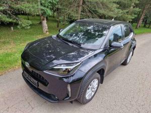 Черный Тойота Yaris Cross 2022 в Шяуляй, объемом двигателя 1.50 л и пробегом 144 тыс. км за 17750 €, фото 3 на AUTOMOTO.COM.LV