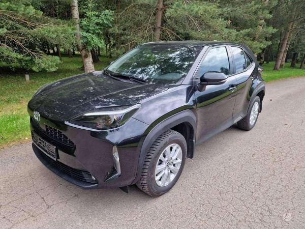 Melns Toyota Yaris Cross 2022 Šauļi, ar dzinēja tilpumu 1.50 L un nobraukumu 144 tūkst. km par 17750 €, foto 4 vietnē AUTOMOTO.COM.LV