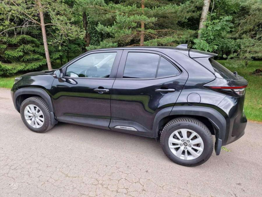 Черный Тойота Yaris Cross 2022 в Шяуляй, объемом двигателя 1.50 л и пробегом 144 тыс. км за 17750 €, фото 5 на AUTOMOTO.COM.LV