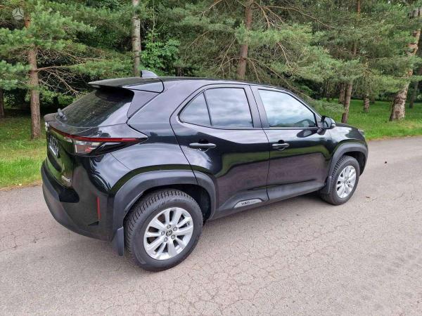 Melns Toyota Yaris Cross 2022 Šauļi, ar dzinēja tilpumu 1.50 L un nobraukumu 144 tūkst. km par 17750 €, foto 9 vietnē AUTOMOTO.COM.LV