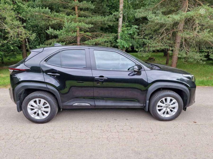 Черный Тойота Yaris Cross 2022 в Шяуляй, объемом двигателя 1.50 л и пробегом 144 тыс. км за 17750 €, фото 10 на AUTOMOTO.COM.LV